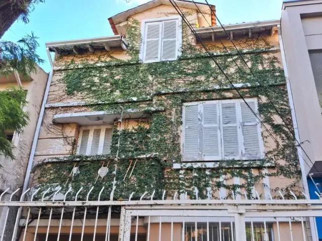Casa / Sobrado Comercial para Venda em Porto Alegre/RS Rio Branco 3 Quartos