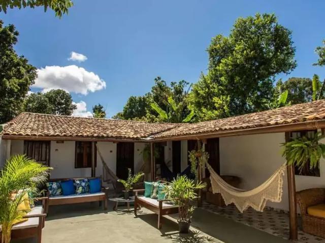 Casa / Sobrado Comercial para Venda em Porto Seguro/BA Quadrado 8 Quartos