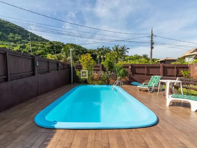 Casa / Sobrado Comercial para Venda em Palhoça/SC Guarda do Imbau 6 Quartos