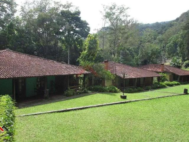 Casa / Sobrado Comercial para Venda em Petrópolis/RJ Araras 20 Quartos
