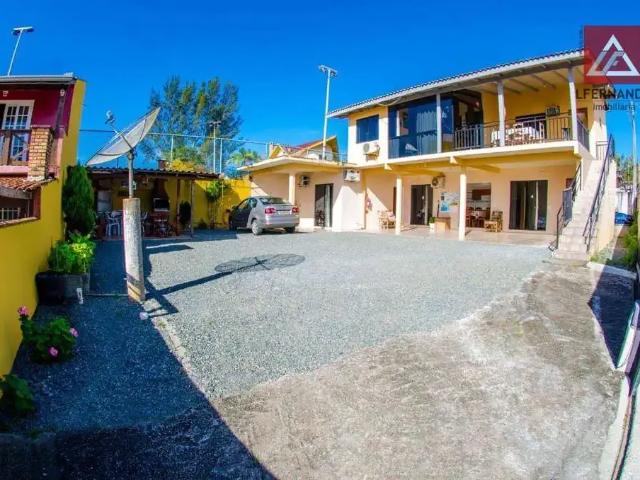 Casa / Sobrado Comercial para Venda em Penha/SC Praia de Armação do Itapocorói 5 Quartos
