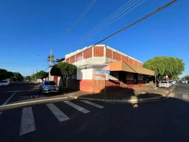 Casa / Sobrado Comercial para Venda em Rolândia/PR Vila Oliveira