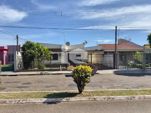 Casa / Sobrado Comercial para Venda em Rolândia/PR Centro 5 Quartos
