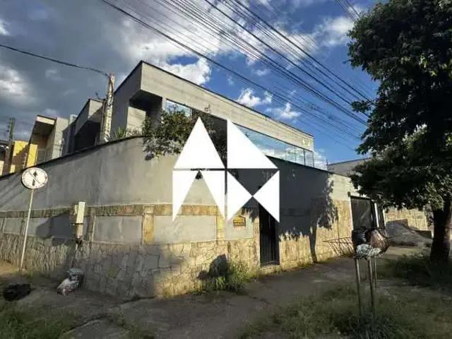 Casa / Sobrado Comercial para Venda em Resende/RJ Liberdade 3 Quartos