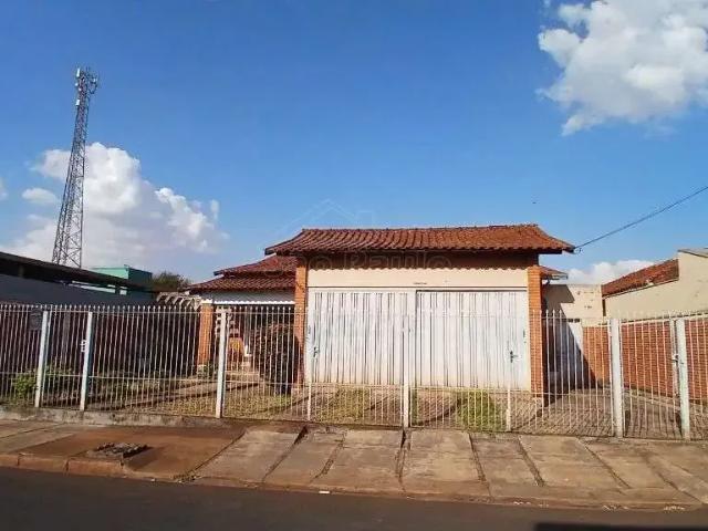 Casa / Sobrado Comercial para Venda em Rincão/SP Centro 4 Quartos