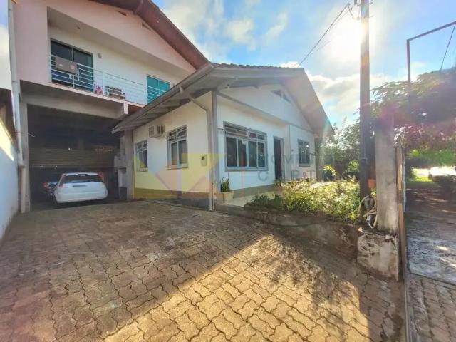 Casa / Sobrado Comercial para Venda em Timbó/SC Capitais 3 Quartos