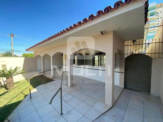 Casa / Sobrado Comercial para Venda em Uberlândia/MG Tabajaras 5 Quartos