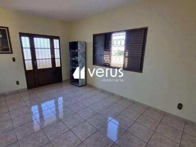 Casa / Sobrado Comercial para Venda em Uberlândia/MG Tibery 4 Quartos