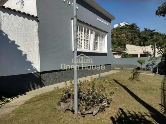 Casa / Sobrado Comercial para Venda em Volta Redonda/RJ Laranjal