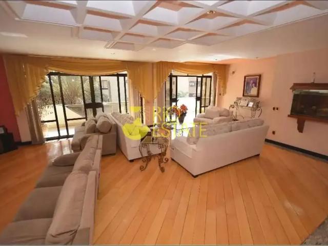 Casa / Sobrado Comercial para Venda em Volta Redonda/RJ Laranjal 5 Quartos