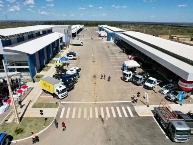 Casa / Sobrado Comercial para Venda em Vitória da Conquista/BA São Pedro