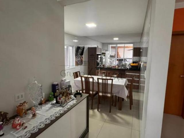 Casa sobrado Condomínio Urbanova Condomínio Altos da Serra VI 4 Dormitórios 250m²
