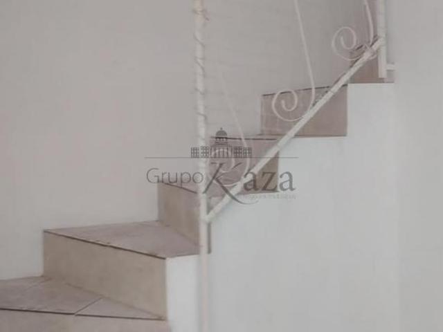 Casa Sobrado Conjunto Habitacional da Policia Militar 100m² 3 Suítes