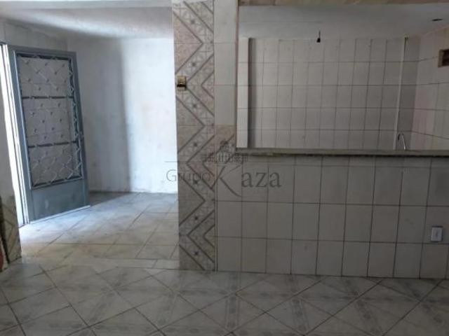 Casa Sobrado Conjunto Residencial Nosso Teto 6 Dormitórios 200m² Analisa Permuta