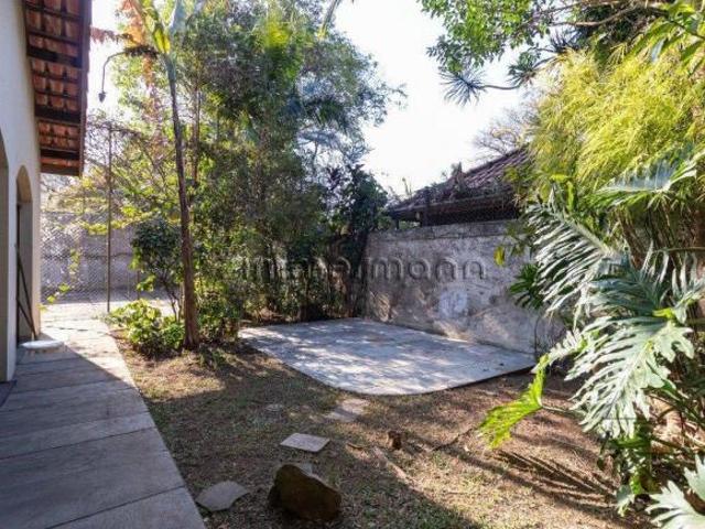 CASA SOBRADO CAMPO BELO 4 DORMITORIOS 4 VAGAS