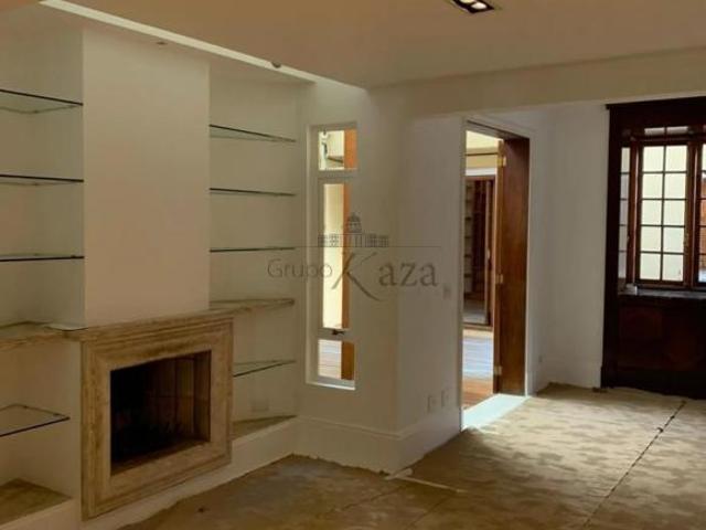 Casa Sobrado Cerqueira Cesar 4 Dormitórios 300m²