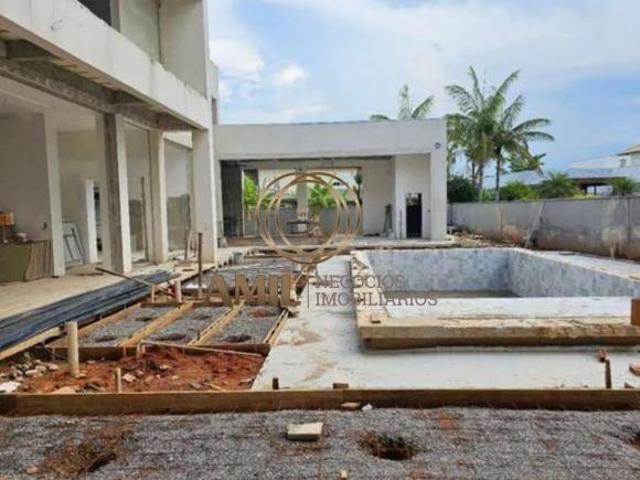 Casa Sobrado / Chácara Serimbura /5 Dormitórios sendo 5 Suítes / 5 vagas/ 1200m² / JArdim do Golfe