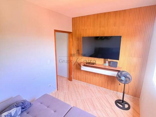 Casa Sobrado Chácaras Pousada do Vale 2 Dormitórios 85m²