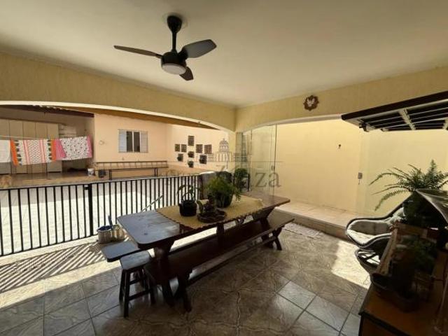 Casa Sobrado Cidade Jardim Jacareí 7 Dormitórios 617m² Estuda Permuta