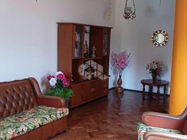Casa Sobrado a venda 4 dormitórios 3 banheiros 1 Suíte 4 vagas de garagem, elevador