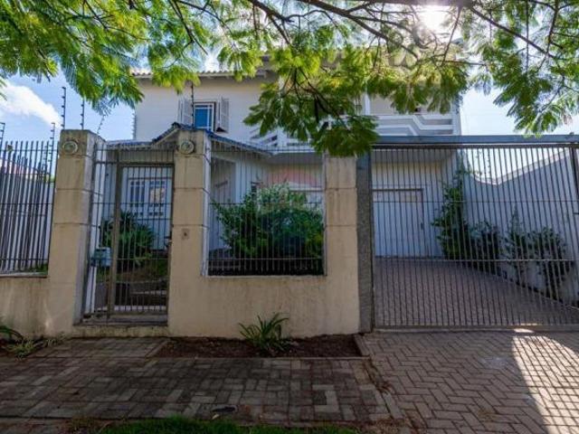Sobrado à venda, 04 dormitórios, 294 m², bairro Bela Vista, Canoas, RS