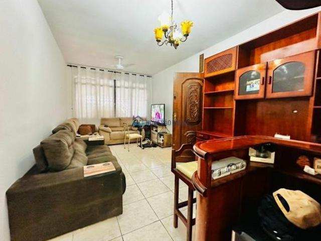 Casa Sobrado à Venda total reformada, com 4 dormitórios na vila campestre