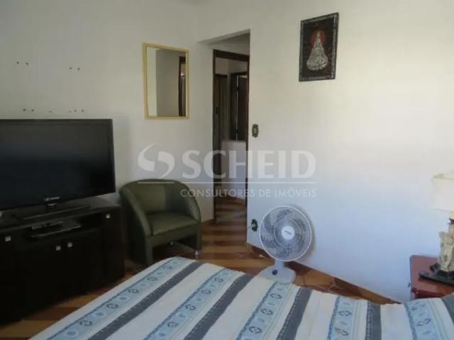 Casa Sobrado á venda com 3 dormitórios, 1 suíte e 2 vagas no Jabaquara!