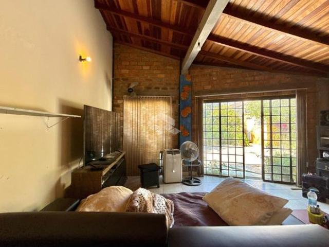 Casa sobrado à venda com 3 dormitórios, 2vagas no bairro Vila Ipiranga
