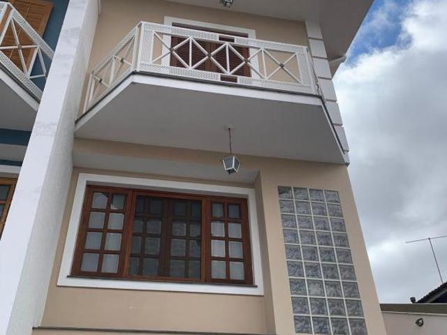 Casa sobrado a venda com 3 dormitórios, apenas 70m da Estação da Vila Sônia