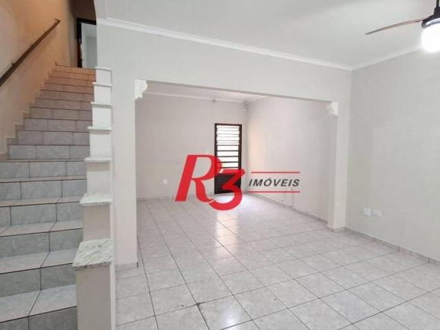 Casa sobrado à venda, com 3 quartos 1 suíte, 2 vagas, piscina, no Gonzaga, em Santos SP