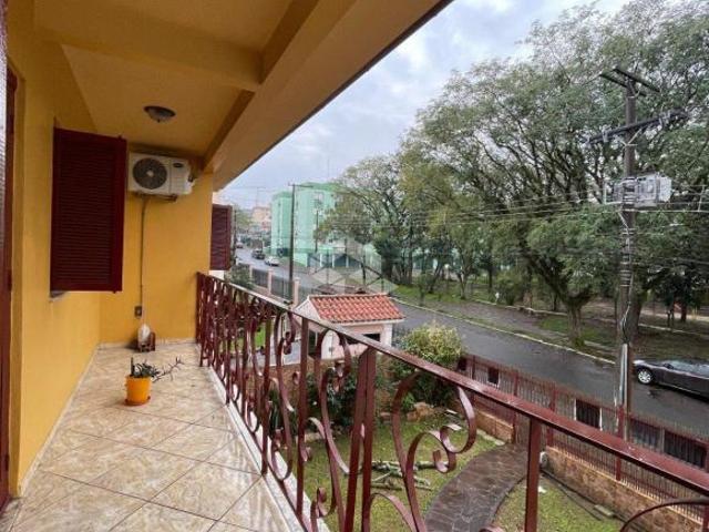 Casa Sobrado, a Venda com 4 quartos no bairro Nonoai, Santa Maria