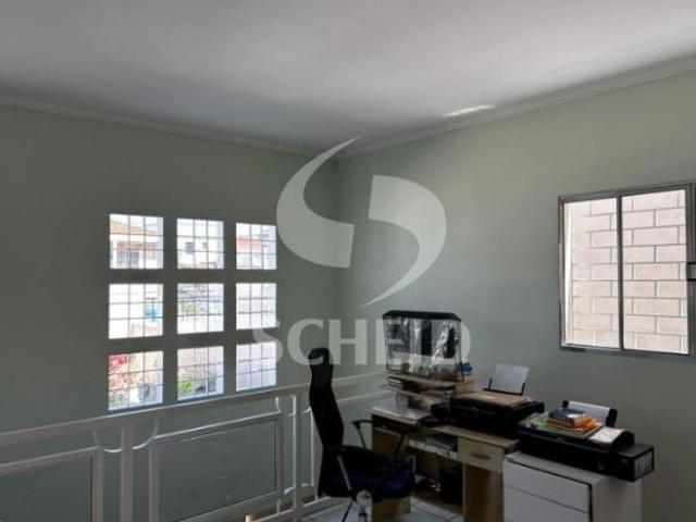 Casa Sobrado á venda com 4 quartos, 2 vagas no Jardim Marajoara!