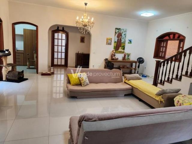Casa sobrado a venda com 4 suites