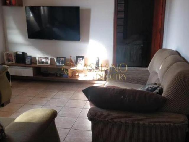 Casa Sobrado á venda de 210m² | 03 dormitórios sendo 02 banheiros | Residencial Flamboyant São Jos