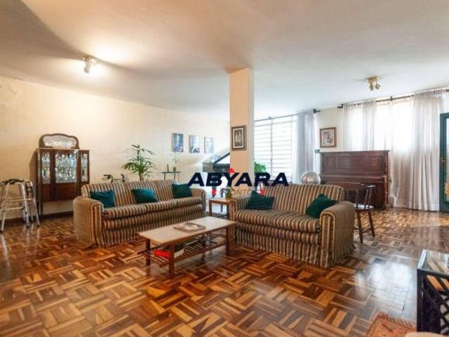 CASA SOBRADO A VENDA DE 279 M2 04 QUARTOS 02 SUITES 03 VAGAS