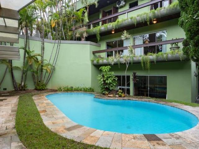 Casa sobrado à venda e aluguel no Morumbi em São Paulo SP