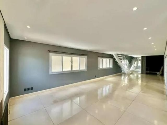 Casa sobrado à venda e locação no Condomínio Golf Village em Carapicuíba SP