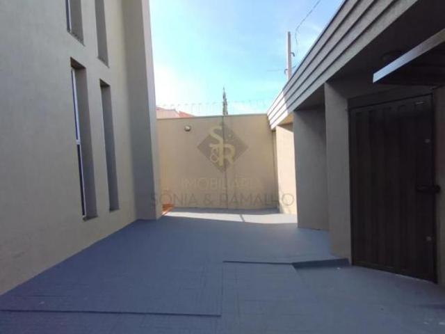 Casa sobrado à venda e para alugar com 220,20m ² de área útil e 03 quartos, sendo 01 suíte no bairro