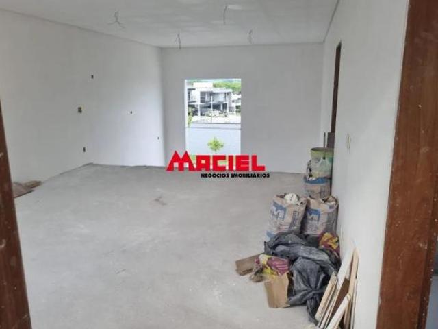 Casa Sobrado a venda em fase de acabamento !