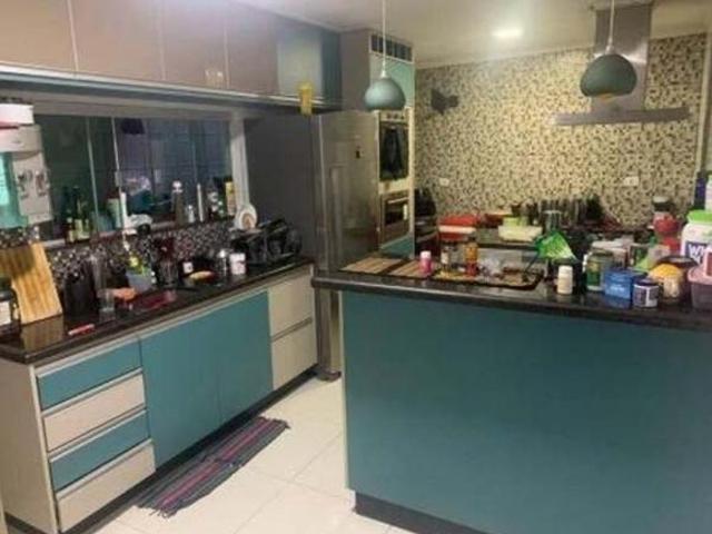 Casa Sobrado à Venda em Jandira I 5 Quartos I 1 Suíte I 3 Vagas I Área de Lazer