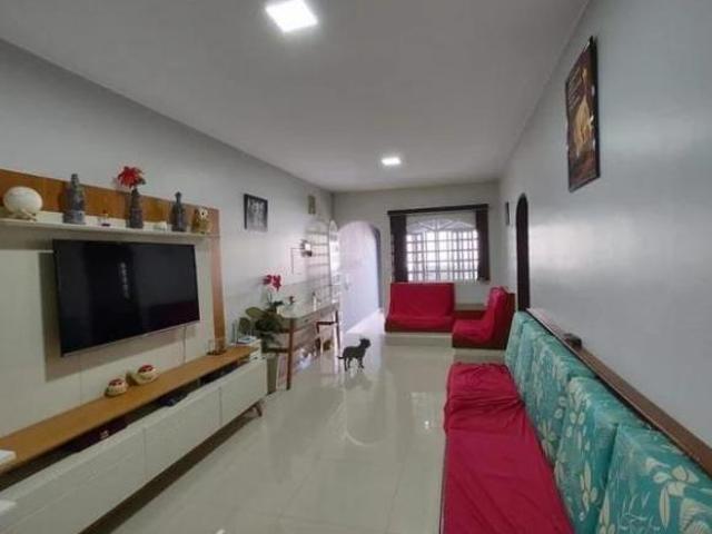Casa Sobrado à Venda em Jaú I 5 Quartos I 2 Suítes I 3 Vagas I Quintal I Área de Lazer