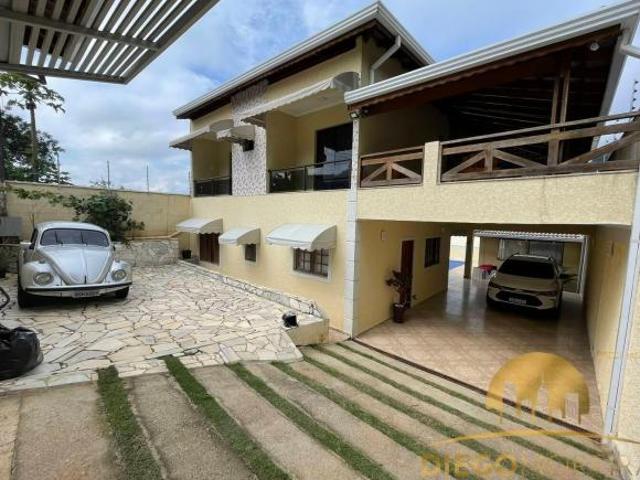 Casa sobrado à venda em Mairiporã