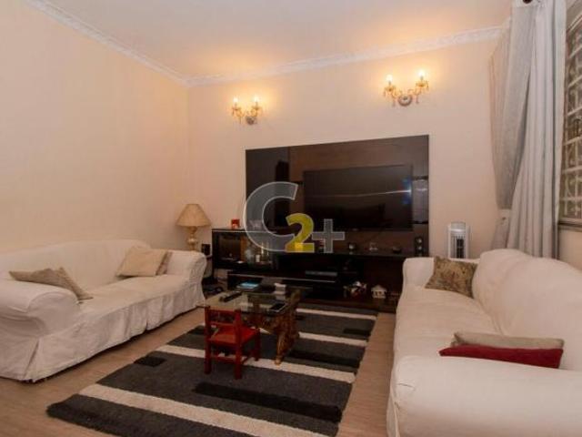 Casa Sobrado á venda em Perdizes com 3 quartos e 2 vagas