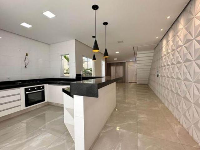 Casa Sobrado à Venda em São João da Boa Vista I 3 Quartos I 1 Suíte I 2 Vagas I Área Gourmet