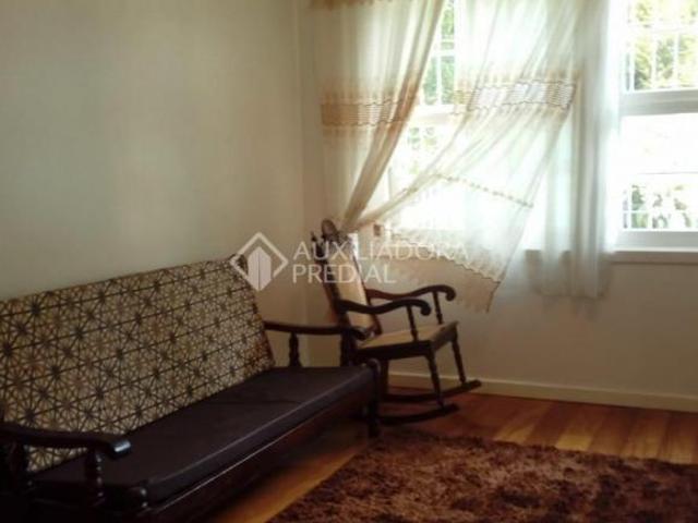 Casa Sobrado à venda Excelente localização em Porto Alegre