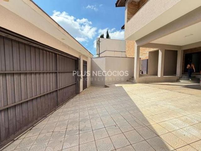 Casa Sobrado À Venda Jardim Paglito 6 Dorm 4 Vagas de Garagem 510m²