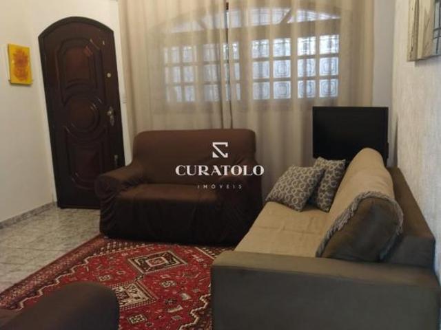 Casa sobrado à venda na Vila Prudente, com 3 quartos, 1 vaga e quintal com churrasqueira