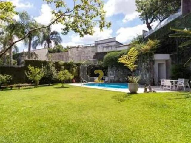 Casa sobrado à venda na Lapa com 4 quartos sendo 3 suites e 3 vagas