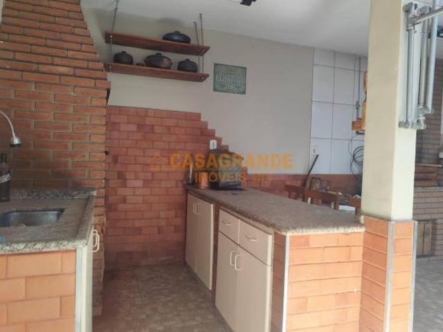 Casa Sobrado à Venda no Bosque dos Eucaliptos 4 suítes