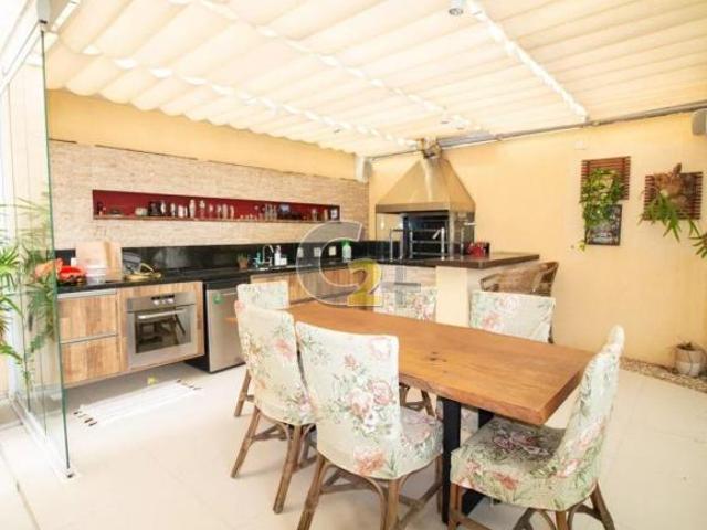 Casa sobrado, à venda no Brooklin, 4 quartos sendo 3 suítes e 4 vagas